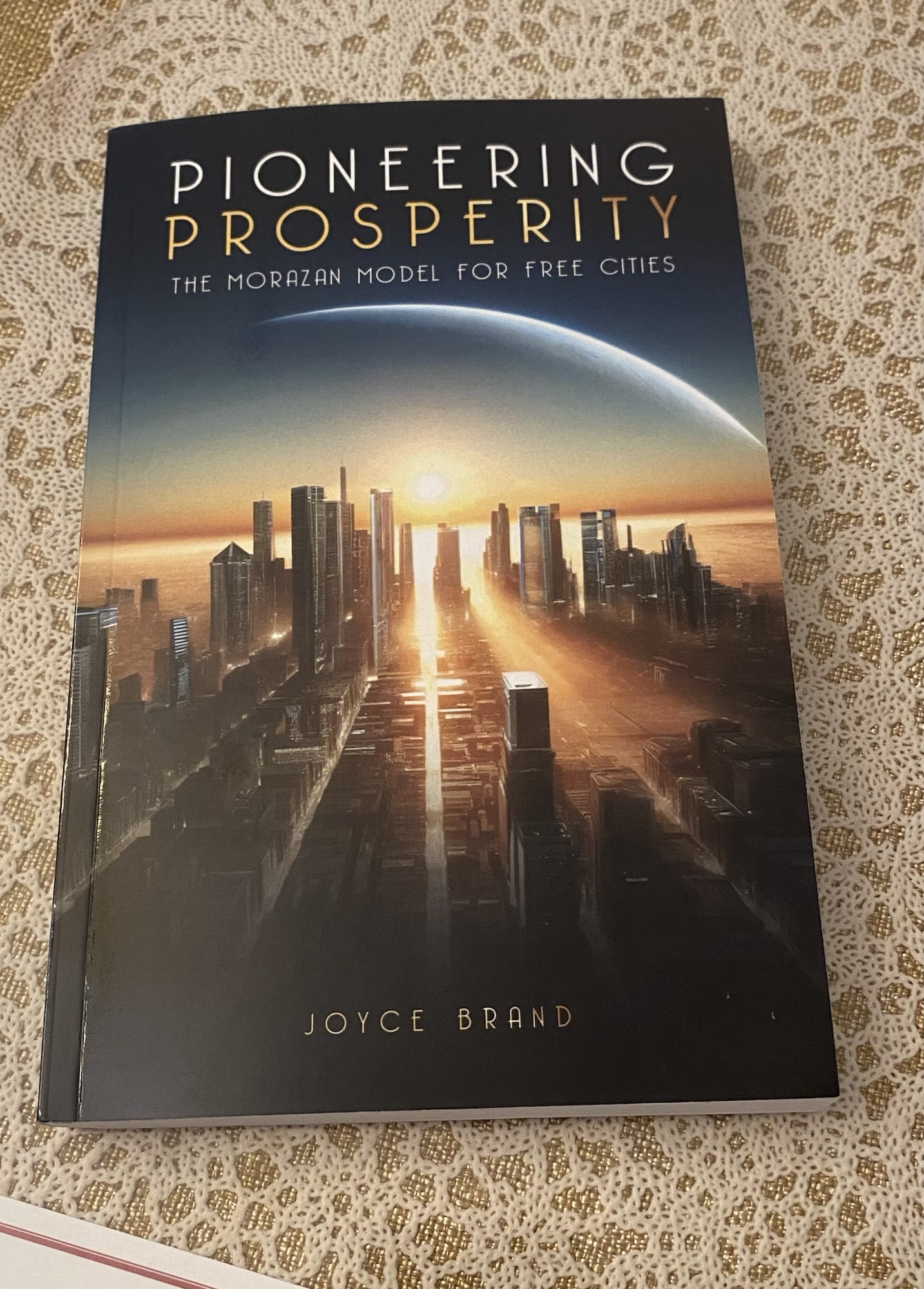 Libro de Joyce Brand sobre Ciudad Morazán en Honduras – RMA – MAN